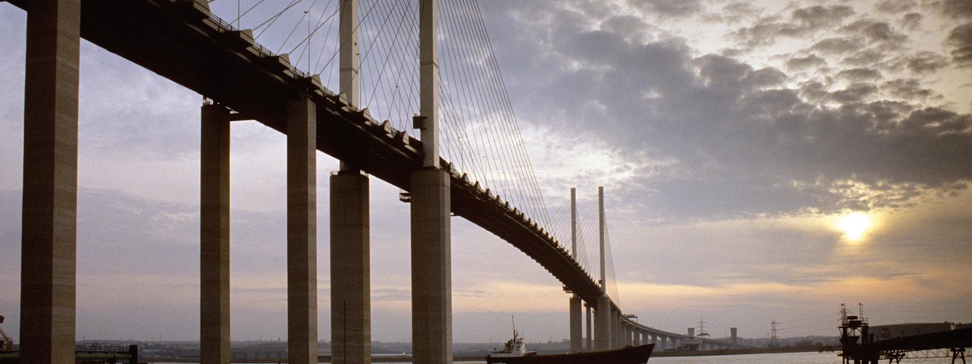 Qe2 Queen Elizabeth Ii Bridge